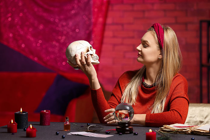 PUTTING A LOVE SPELL ON A MAN MAKE HIM FALL IN LOVE SPELL